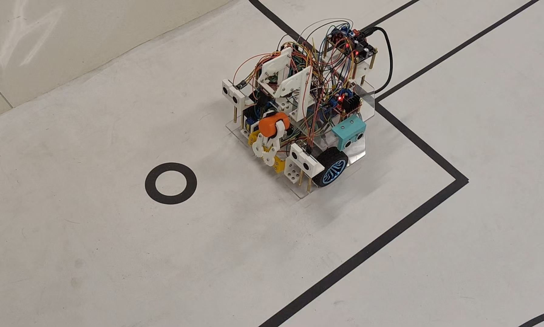 🚗 Intelligent Obstacle-Avoiding and Line-Tracing Car System | Rongkui Zhang